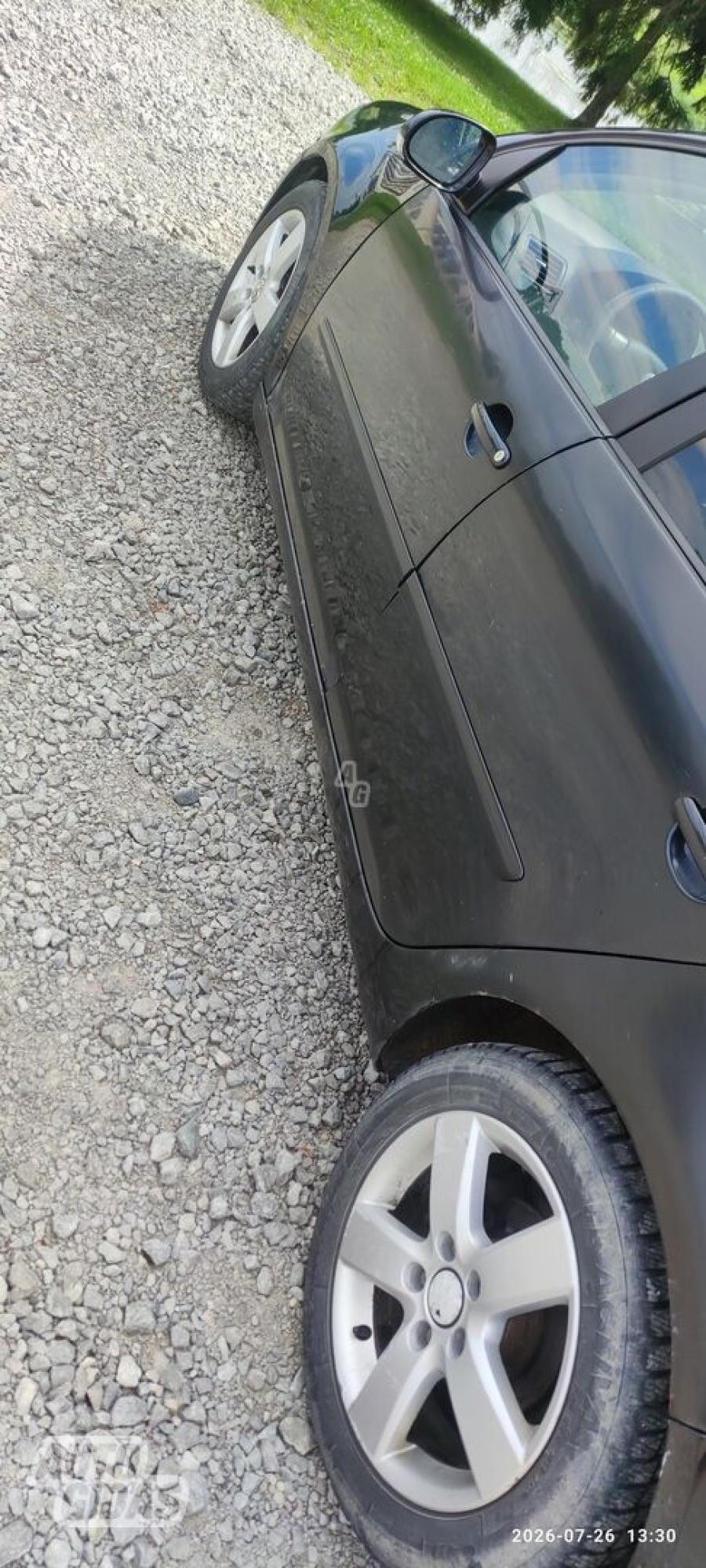 Black Volkswagen Golf 2007 in Pasvalys, with an engine capacity of 2.00 L and mileage of 306 thousand km for 1300 €, photo 6 on AUTOMOTO.COM.LV