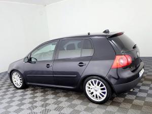 Melns Volkswagen Golf 2007 Tallina, ar dzinēja tilpumu 2.00 L un nobraukumu 272 tūkst. km par 1899 €, foto 5 vietnē AUTOMOTO.COM.LV