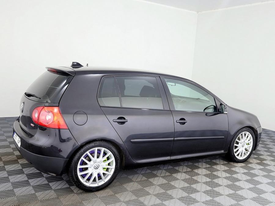 Melns Volkswagen Golf 2007 Tallina, ar dzinēja tilpumu 2.00 L un nobraukumu 272 tūkst. km par 1899 €, foto 13 vietnē AUTOMOTO.COM.LV