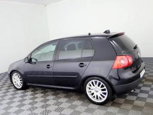 Melns Volkswagen Golf 2007 Tallina, ar dzinēja tilpumu 2.00 L un nobraukumu 272 tūkst. km par 1899 €, foto 14 vietnē AUTOMOTO.COM.LV