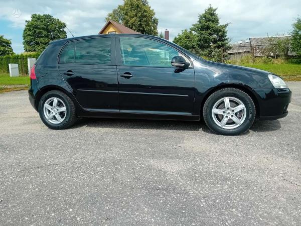 Black Volkswagen Golf 2007 in Utena, with an engine capacity of 1.90 L and mileage of 257 thousand km for 2750 €, photo 2 on AUTOMOTO.COM.LV