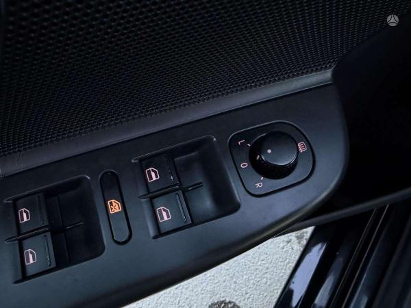 Black Volkswagen Golf 2007 in Kaunas, with an engine capacity of 1.90 L and mileage of 335 thousand km for 2950 €, photo 9 on AUTOMOTO.COM.LV