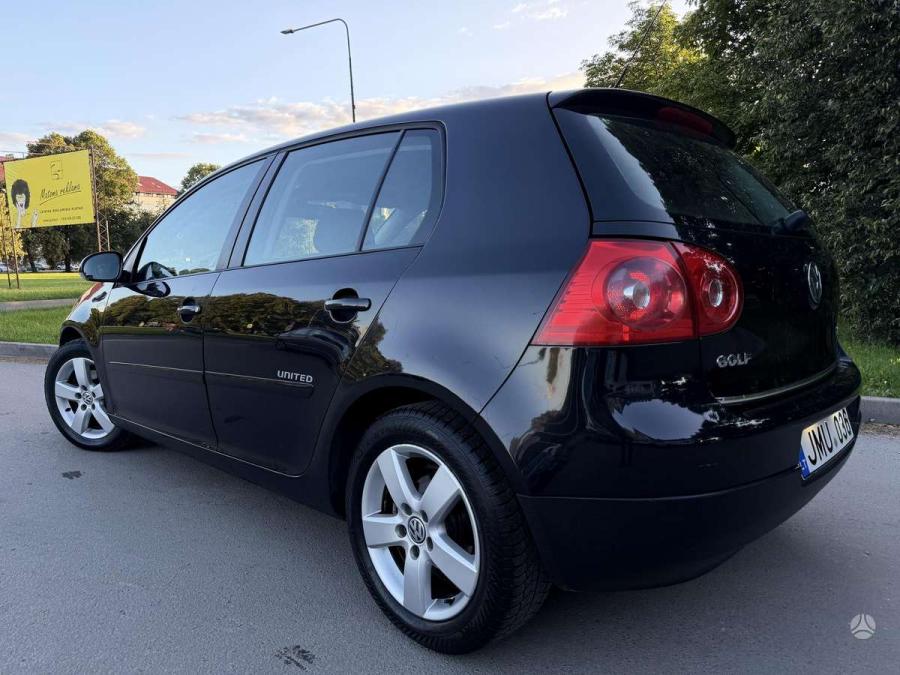 Melns Volkswagen Golf 2007 Kauņa, ar dzinēja tilpumu 1.90 L un nobraukumu 335 tūkst. km par 2950 €, foto 20 vietnē AUTOMOTO.COM.LV