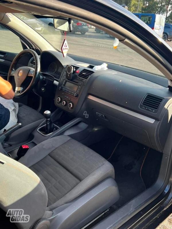 Melns Volkswagen Golf 2007 Alīta, ar dzinēja tilpumu 1.90 L un nobraukumu 450 tūkst. km par 1400 €, foto 7 vietnē AUTOMOTO.COM.LV