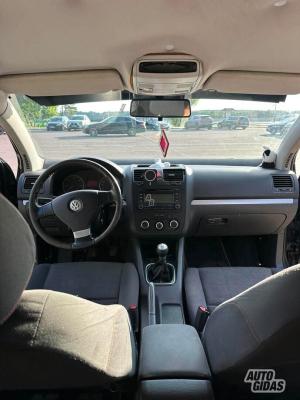 Black Volkswagen Golf 2007 in Alytus, with an engine capacity of 1.90 L and mileage of 450 thousand km for 1400 €, photo 16 on AUTOMOTO.COM.LV