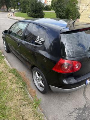 Black Volkswagen Golf 2007 in Alytus, with an engine capacity of 1.90 L and mileage of 450 thousand km for 1400 €, photo 19 on AUTOMOTO.COM.LV