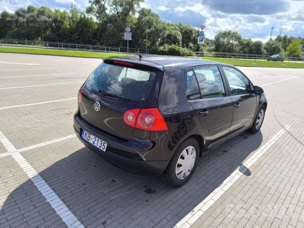 Black Volkswagen Golf 2007 in Rezekne, with an engine capacity of 1.40 L and mileage of 210 thousand km for 2400 €, photo 5 on AUTOMOTO.COM.LV