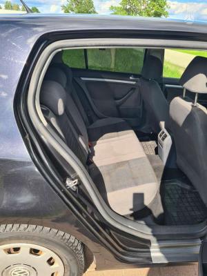 Melns Volkswagen Golf 2007 Kaišiadorys, ar dzinēja tilpumu 1.90 L un nobraukumu 451 tūkst. km par 1598 €, foto 19 vietnē AUTOMOTO.COM.LV