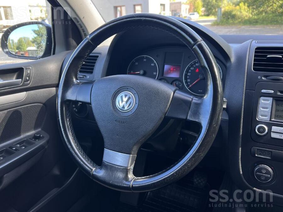 Melns Volkswagen Golf 2007 Limbaži, ar dzinēja tilpumu 1.90 L un nobraukumu 337 tūkst. km par 2750 €, foto 14 vietnē AUTOMOTO.COM.LV