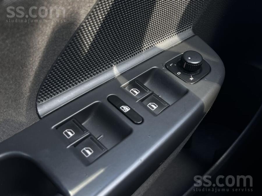 Melns Volkswagen Golf 2007 Limbaži, ar dzinēja tilpumu 1.90 L un nobraukumu 337 tūkst. km par 2750 €, foto 20 vietnē AUTOMOTO.COM.LV