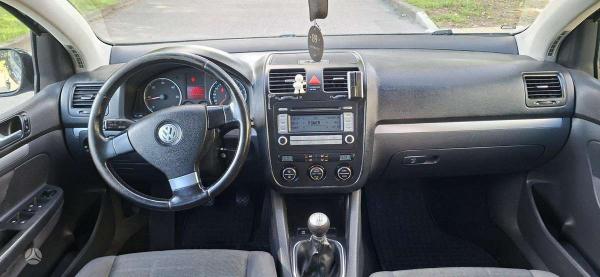 Volkswagen Golf 2007 Viļņa vietnē Melns Volkswagen Golf 2007 Viļņa, ar dzinēja tilpumu 1.90 L un nobraukumu 320 tūkst. km par 850 €, foto 11 vietnē AUTOMOTO.COM.LV