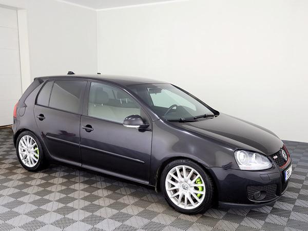 Volkswagen Golf 2007 in Tallinn on AUTOMOTO.COM.LV Black Volkswagen Golf 2007 in Tallinn, with an engine capacity of 2.00 L and mileage of 272 thousand km for 1799 €, photo 1 on AUTOMOTO.COM.LV