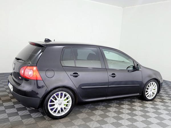 Volkswagen Golf 2007 in Tallinn on AUTOMOTO.COM.LV Black Volkswagen Golf 2007 in Tallinn, with an engine capacity of 2.00 L and mileage of 272 thousand km for 1799 €, photo 4 on AUTOMOTO.COM.LV