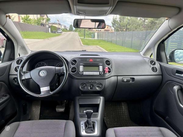 Melns Volkswagen Golf 2007 Viļņa, ar dzinēja tilpumu 1.90 L un nobraukumu 310 tūkst. km par 2900 €, foto 8 vietnē AUTOMOTO.COM.LV