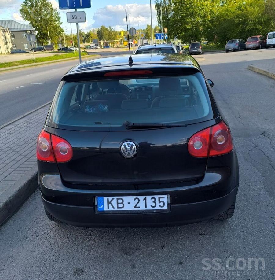 Black Volkswagen Golf 2007 in Rezekne, with an engine capacity of 1.40 L and mileage of 211 thousand km for 1800 €, photo 4 on AUTOMOTO.COM.LV