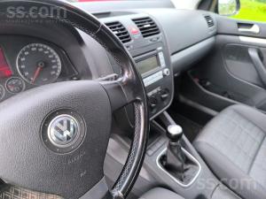 Black Volkswagen Golf 2007 in Rezekne, with an engine capacity of 1.40 L and mileage of 211 thousand km for 1800 €, photo 8 on AUTOMOTO.COM.LV