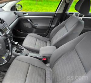 Black Volkswagen Golf 2007 in Rezekne, with an engine capacity of 1.40 L and mileage of 211 thousand km for 1800 €, photo 9 on AUTOMOTO.COM.LV
