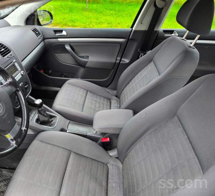Black Volkswagen Golf 2007 in Rezekne, with an engine capacity of 1.40 L and mileage of 211 thousand km for 1800 €, photo 9 on AUTOMOTO.COM.LV