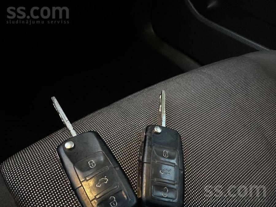 Melns Volkswagen Golf 2007 Rēzekne, ar dzinēja tilpumu 1.40 L un nobraukumu 211 tūkst. km par 1950 €, foto 16 vietnē AUTOMOTO.COM.LV