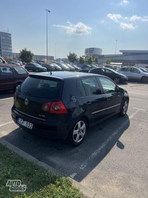 Melns Volkswagen Golf 2007 Viļņa, ar dzinēja tilpumu 1.90 L un nobraukumu 300 tūkst. km par 1200 €, foto 5 vietnē AUTOMOTO.COM.LV