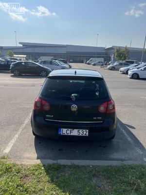 Melns Volkswagen Golf 2007 Viļņa, ar dzinēja tilpumu 1.90 L un nobraukumu 300 tūkst. km par 1200 €, foto 6 vietnē AUTOMOTO.COM.LV