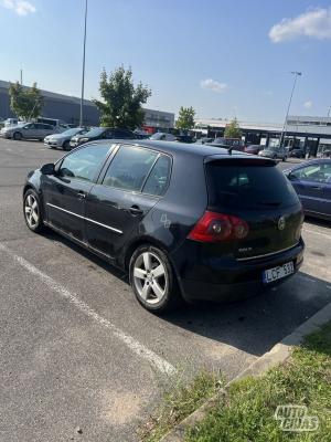 Melns Volkswagen Golf 2007 Viļņa, ar dzinēja tilpumu 1.90 L un nobraukumu 300 tūkst. km par 1200 €, foto 7 vietnē AUTOMOTO.COM.LV