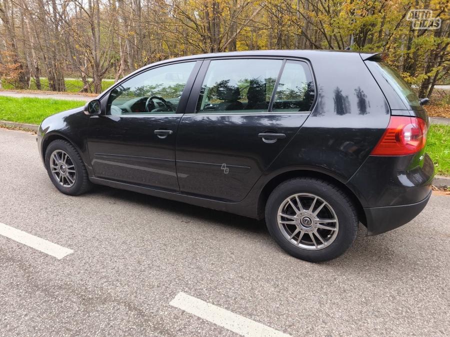 Melns Volkswagen Golf 2007 Kauņa, ar dzinēja tilpumu 1.90 L un nobraukumu 162 tūkst. km par 1700 €, foto 8 vietnē AUTOMOTO.COM.LV
