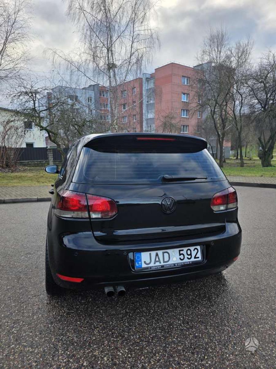 Black Volkswagen Golf 2008 in Jonava, with an engine capacity of 1.97 L and mileage of 402 thousand km for 4250 €, photo 2 on AUTOMOTO.COM.LV