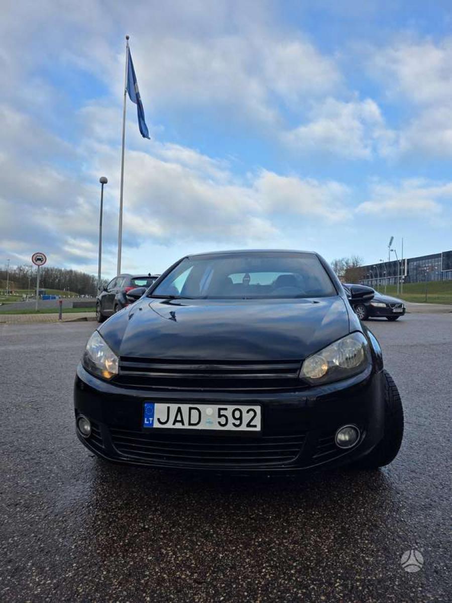 Black Volkswagen Golf 2008 in Jonava, with an engine capacity of 1.97 L and mileage of 402 thousand km for 4250 €, photo 4 on AUTOMOTO.COM.LV