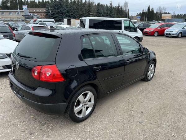 Black Volkswagen Golf 2008 in Utena, with an engine capacity of 1.97 L and mileage of 258 thousand km for 3450 €, photo 4 on AUTOMOTO.COM.LV
