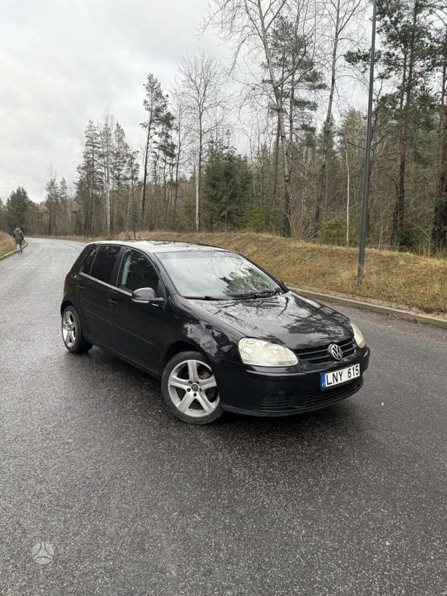 Black Volkswagen Golf 2008 in Kaunas, with an engine capacity of 1.90 L and mileage of 293 thousand km for 1999 €, photo 3 on AUTOMOTO.COM.LV