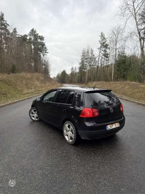 Black Volkswagen Golf 2008 in Kaunas, with an engine capacity of 1.90 L and mileage of 293 thousand km for 1999 €, photo 8 on AUTOMOTO.COM.LV