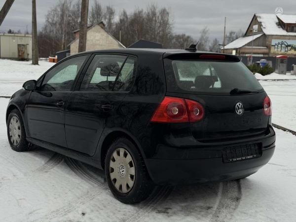Black Volkswagen Golf 2008 in Rokiskis, with an engine capacity of 1.90 L and mileage of 288 thousand km for 999 €, photo 4 on AUTOMOTO.COM.LV