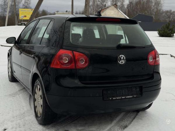 Black Volkswagen Golf 2008 in Rokiskis, with an engine capacity of 1.90 L and mileage of 288 thousand km for 999 €, photo 5 on AUTOMOTO.COM.LV