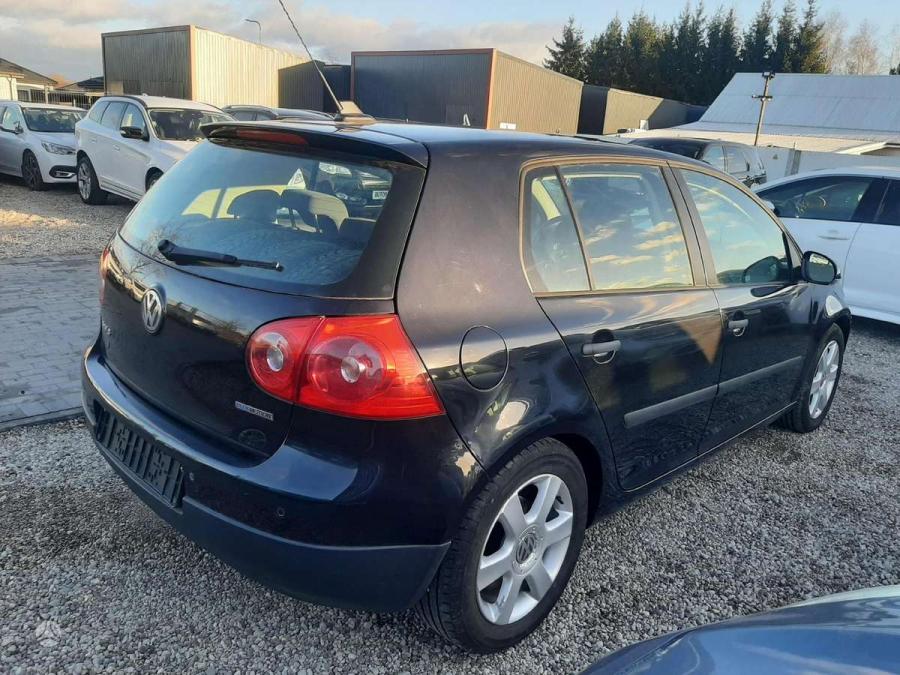 Black Volkswagen Golf 2008 in Kaunas, with an engine capacity of 1.90 L and mileage of 220 thousand km for 3600 €, photo 8 on AUTOMOTO.COM.LV