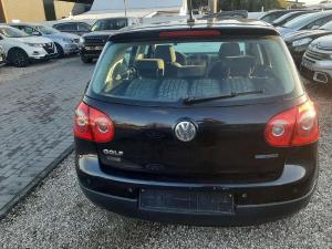 Black Volkswagen Golf 2008 in Kaunas, with an engine capacity of 1.90 L and mileage of 220 thousand km for 3600 €, photo 9 on AUTOMOTO.COM.LV
