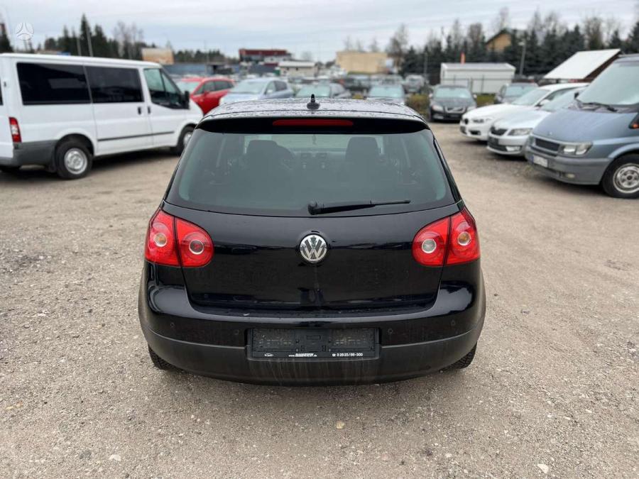 Melns Volkswagen Golf 2008 Utena, ar dzinēja tilpumu 1.97 L un nobraukumu 258 tūkst. km par 3450 €, foto 5 vietnē AUTOMOTO.COM.LV