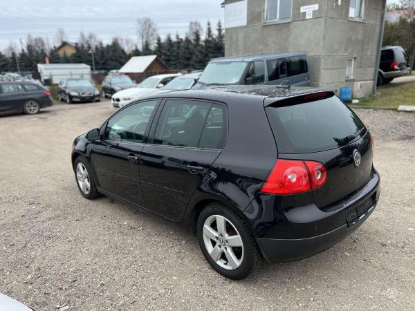 Melns Volkswagen Golf 2008 Utena, ar dzinēja tilpumu 1.97 L un nobraukumu 258 tūkst. km par 3450 €, foto 4 vietnē AUTOMOTO.COM.LV