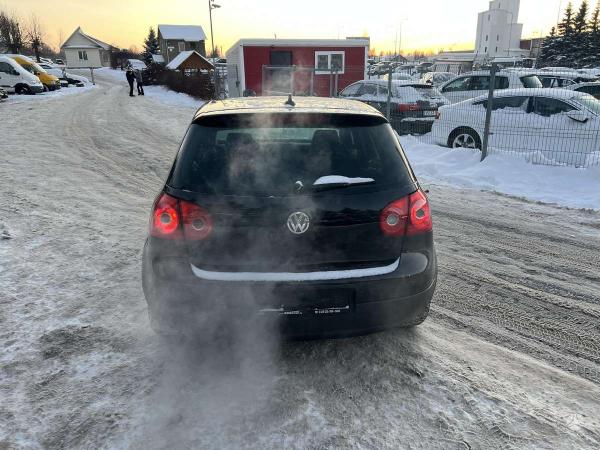 Black Volkswagen Golf 2008 in Utena, with an engine capacity of 1.97 L and mileage of 258 thousand km for 3450 €, photo 5 on AUTOMOTO.COM.LV