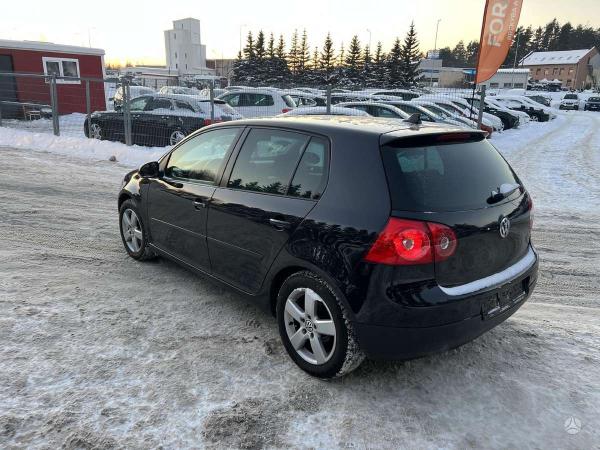 Black Volkswagen Golf 2008 in Utena, with an engine capacity of 1.97 L and mileage of 258 thousand km for 3450 €, photo 6 on AUTOMOTO.COM.LV