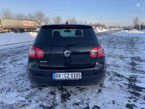 Melns Volkswagen Golf 2008 Šauļi, ar dzinēja tilpumu 1.39 L un nobraukumu 220 tūkst. km par 1850 €, foto 4 vietnē AUTOMOTO.COM.LV