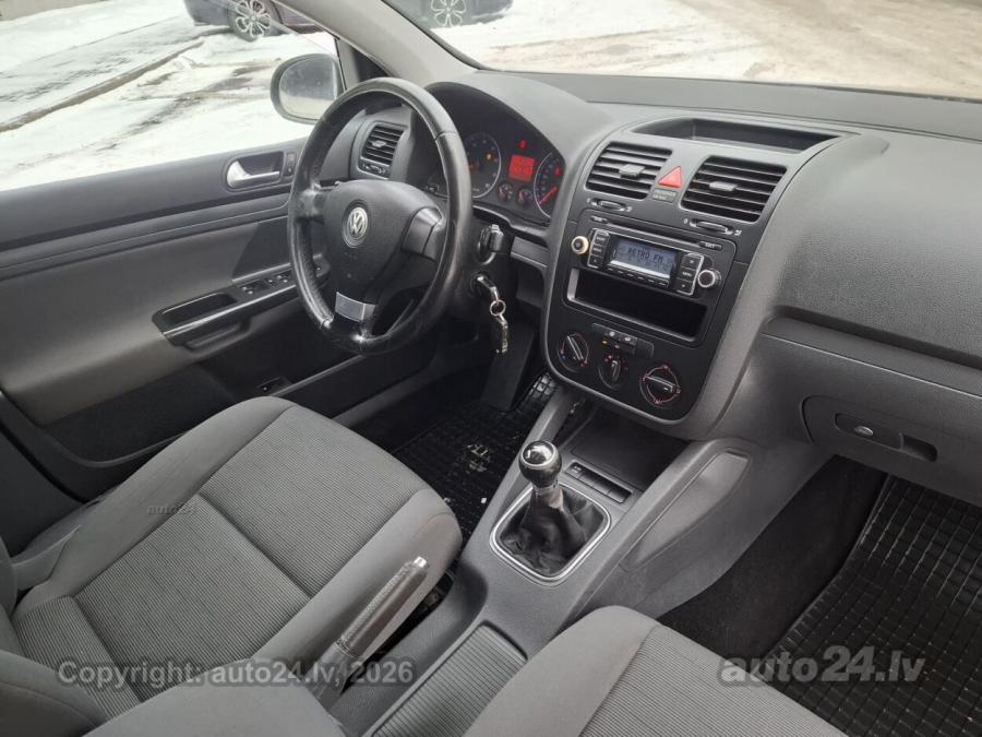 Black Volkswagen Golf 2008 in Tartu, with an engine capacity of 1.40 L and mileage of 215 thousand km for 2999 €, photo 12 on AUTOMOTO.COM.LV