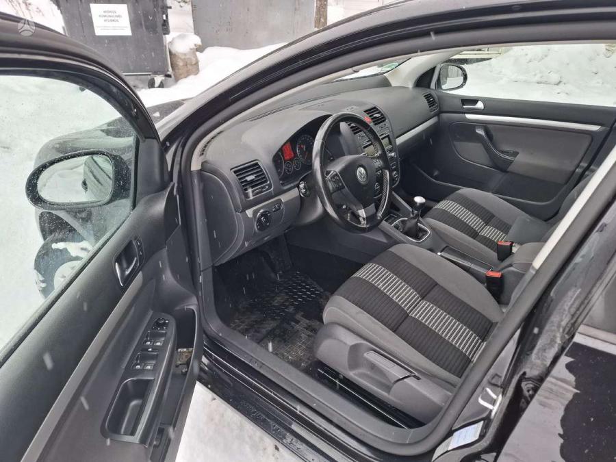Melns Volkswagen Golf 2008 Utena, ar dzinēja tilpumu 1.90 L un nobraukumu 280 tūkst. km par 2650 €, foto 16 vietnē AUTOMOTO.COM.LV