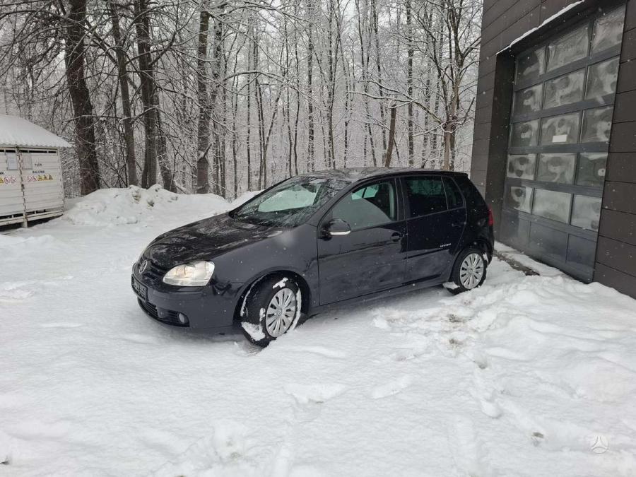 Melns Volkswagen Golf 2008 Utena, ar dzinēja tilpumu 1.90 L un nobraukumu 280 tūkst. km par 2650 €, foto 17 vietnē AUTOMOTO.COM.LV