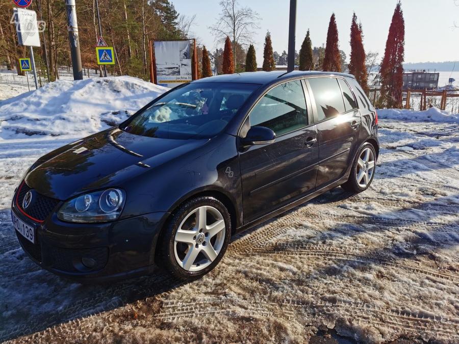 Black Volkswagen Golf 2008 in Kaunas, with an engine capacity of 1.90 L and mileage of 300 thousand km for 2400 €, photo 2 on AUTOMOTO.COM.LV