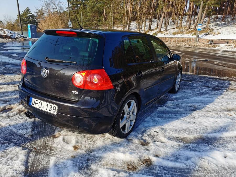Black Volkswagen Golf 2008 in Kaunas, with an engine capacity of 1.90 L and mileage of 300 thousand km for 2400 €, photo 5 on AUTOMOTO.COM.LV