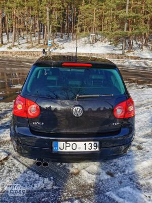 Black Volkswagen Golf 2008 in Kaunas, with an engine capacity of 1.90 L and mileage of 300 thousand km for 2400 €, photo 7 on AUTOMOTO.COM.LV