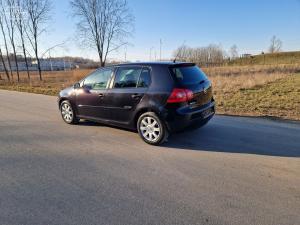 Black Volkswagen Golf 2008 in Alytus, with an engine capacity of 1.90 L and mileage of 261 thousand km for 2900 €, photo 5 on AUTOMOTO.COM.LV