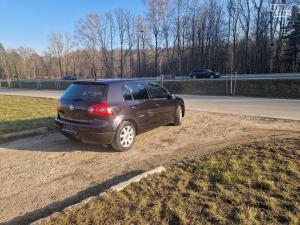 Black Volkswagen Golf 2008 in Alytus, with an engine capacity of 1.90 L and mileage of 261 thousand km for 2900 €, photo 6 on AUTOMOTO.COM.LV