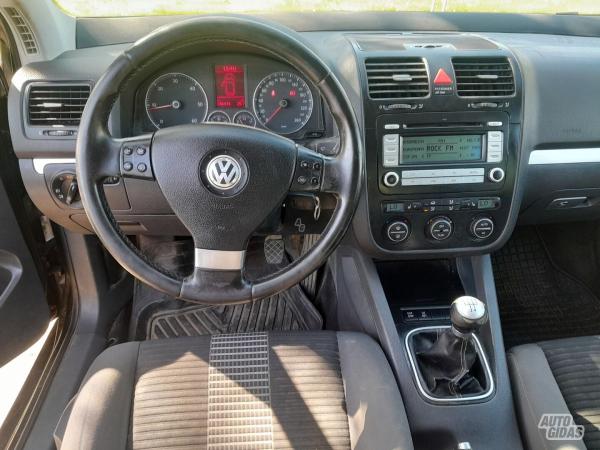 Melns Volkswagen Golf 2008 Marijampole, ar dzinēja tilpumu 1.90 L un nobraukumu 346 tūkst. km par 1450 €, foto 8 vietnē AUTOMOTO.COM.LV